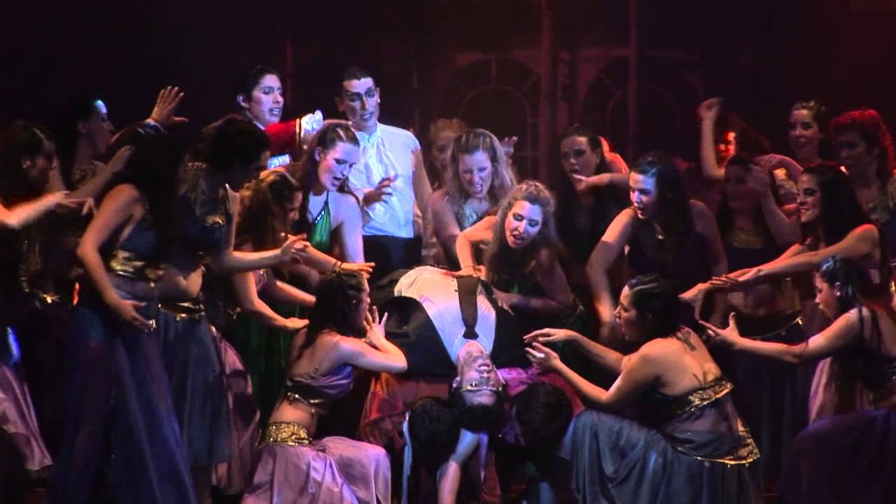 Drácula, el musical - 1er Acto. - YouTube