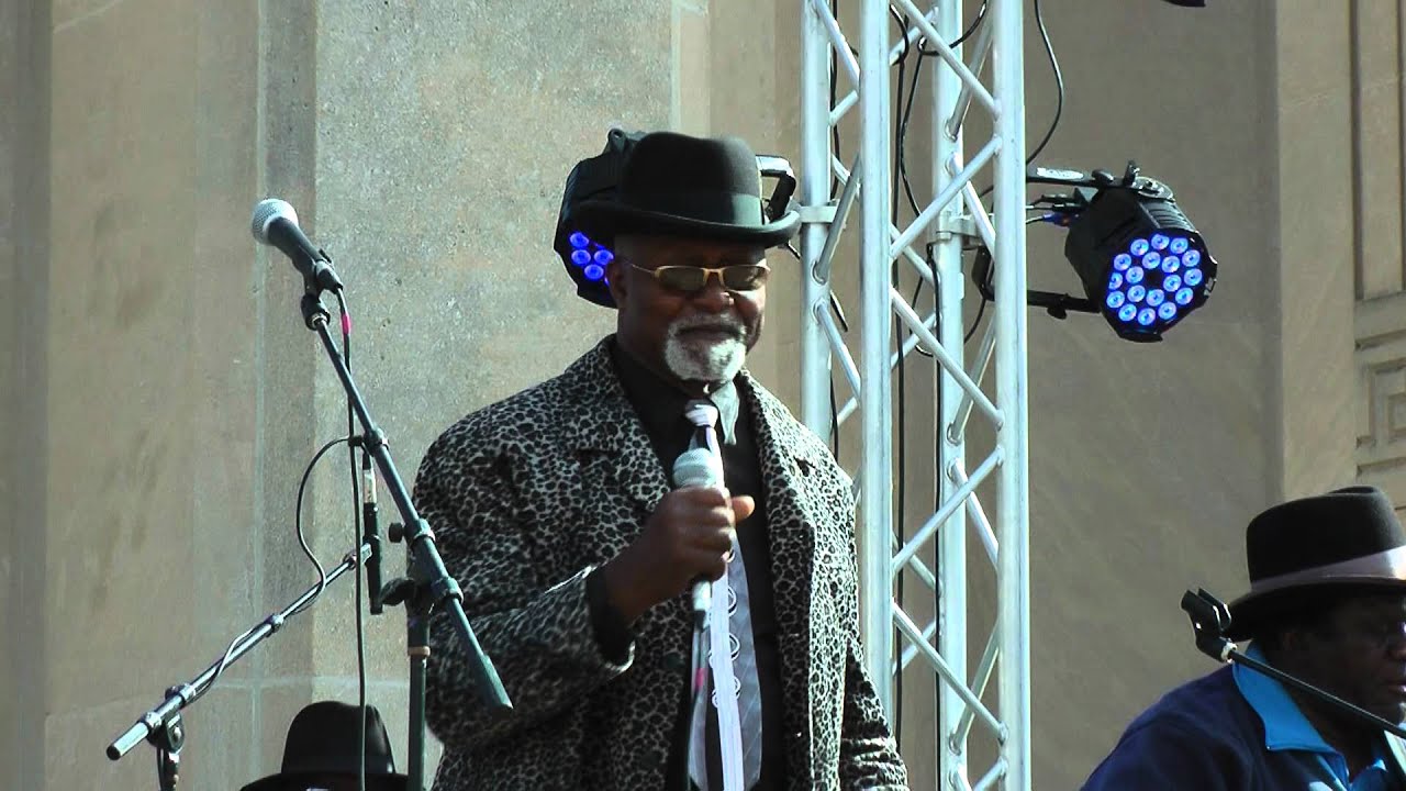 The Blue Monday Band: "That's the Way Love Is" - YouTube