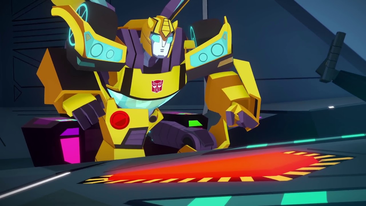 Bumblebee Watches A Very Interesting Commercial - YouTube