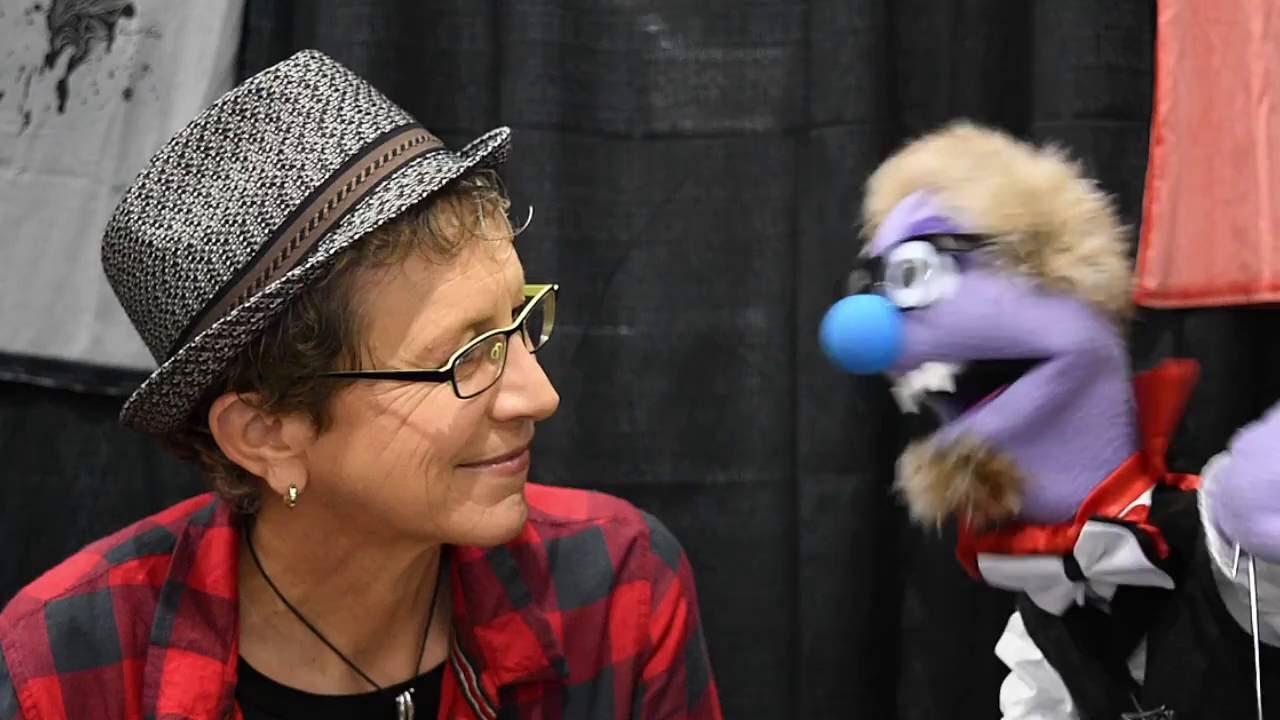That time Victoria Price, daughter of Vincent Price, talked to a puppet ...