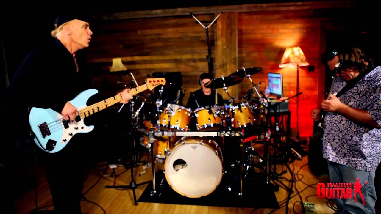 Billy Sheehan, Clint Strong, and Mike Gage Amazing Jam Session in HD ...