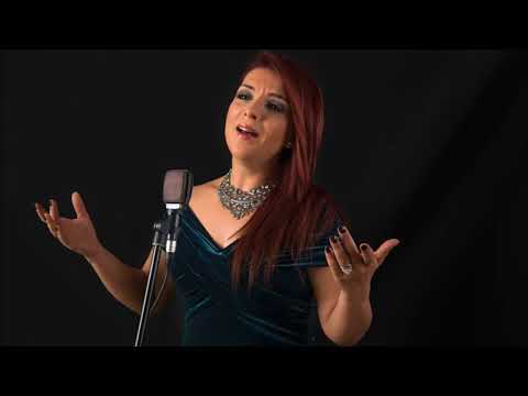 Adile Kurt Karatepe - Yeşil Yaprak Arasında Kırmızı Gül Goncası