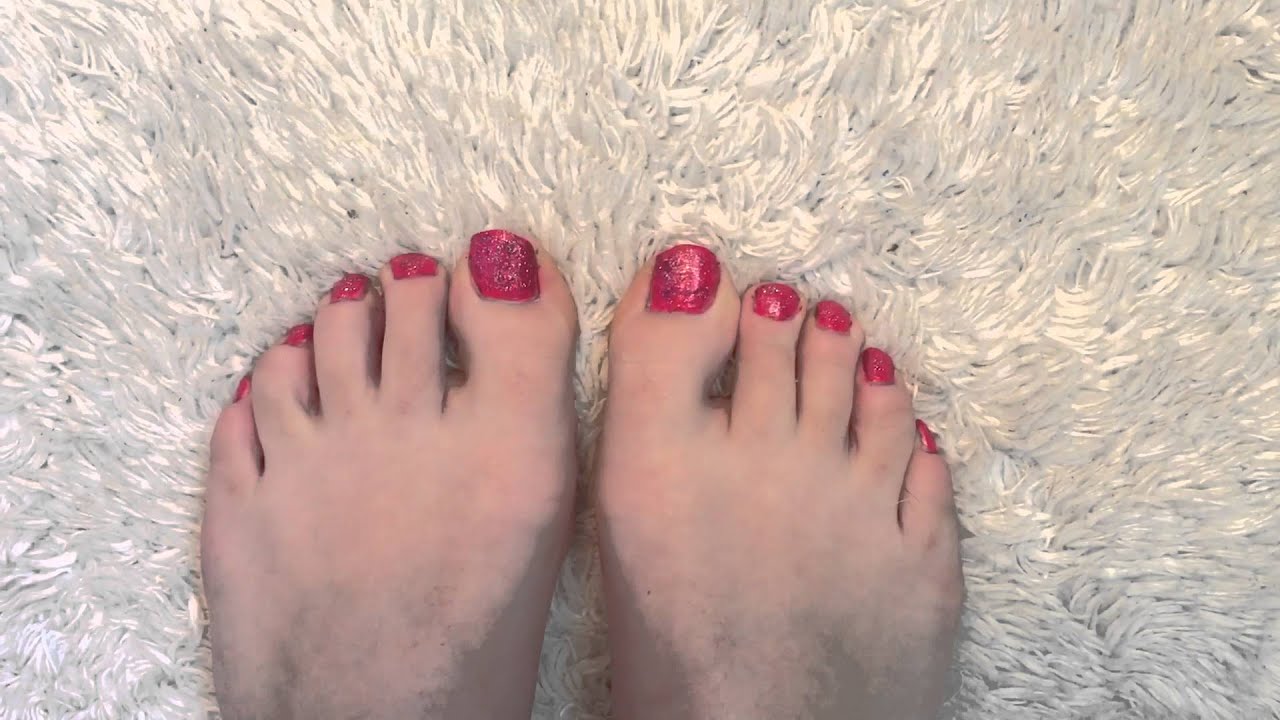 Sparkly red toenails - YouTube