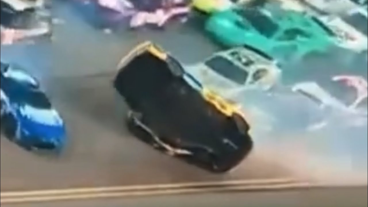 MICHAEL MCDOWELL HUGE CRASH AT DAYTONA - YouTube