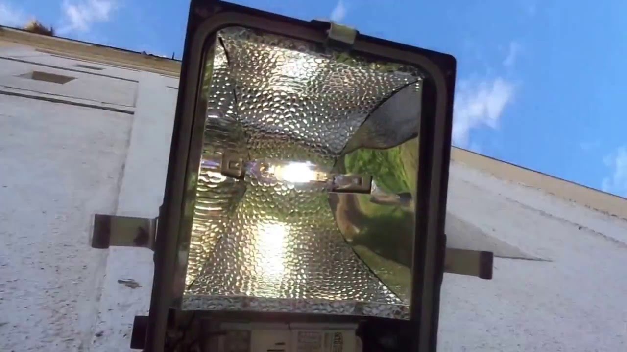 Lámpara tubular de Halogenuros metálicos encendido - YouTube