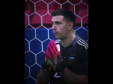 Emiliano Martínez 😈🧤 #football #shorts #goalkeeper
