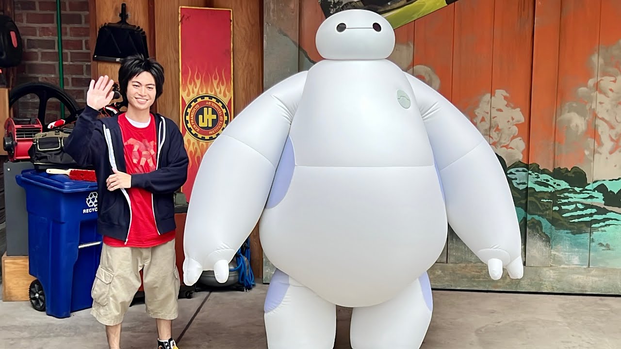 Talking Baymax and Hiro Meet & Greet - San Fransokyo Square, Disney California Adventure ...