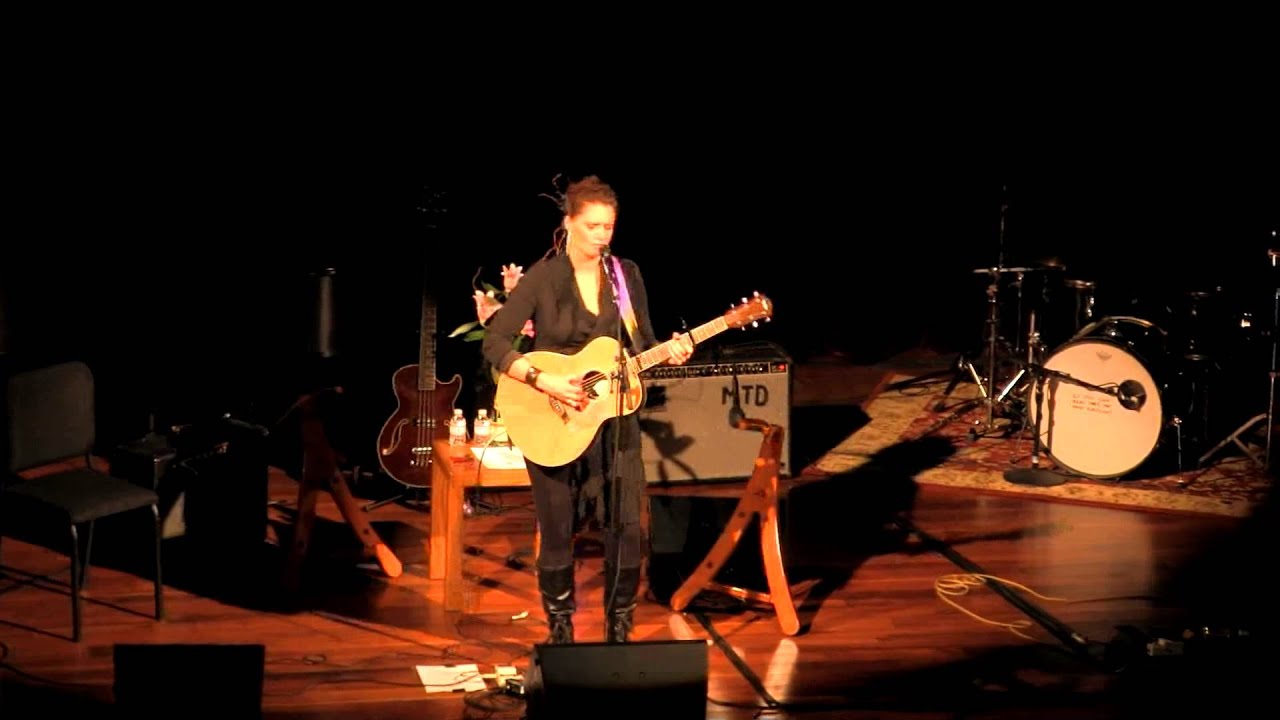 Chelsea Berry - Hallelujah - YouTube