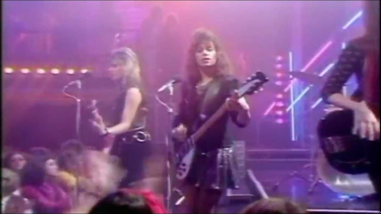 Bangles-Manic Monday(Top of the Pops 1986) - YouTube