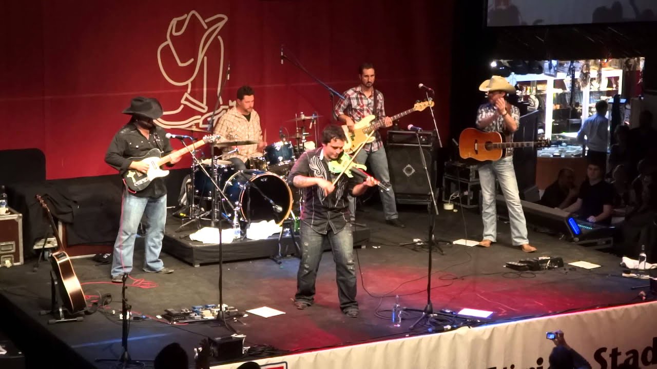 Aaron Watson and Band - Damian Greens fiddle solo - Albisguetli - 2013 ...