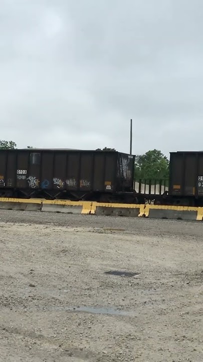 HZRX 6089 at Shelly switching empty stone hoppers - YouTube