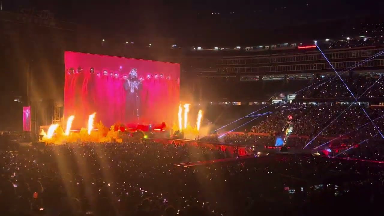 The Weeknd - The Abyss (Live At Gillette Stadium) - YouTube
