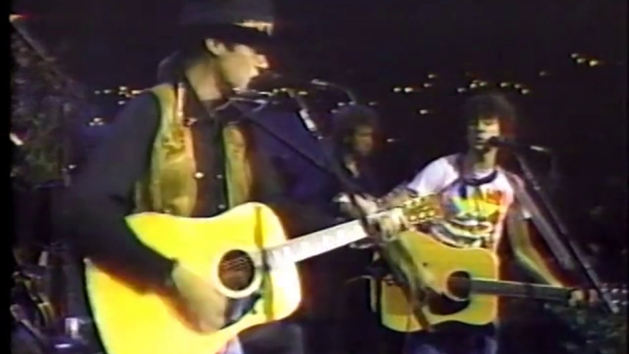 Neil Young - Old Man ( live 1985 ) - YouTube
