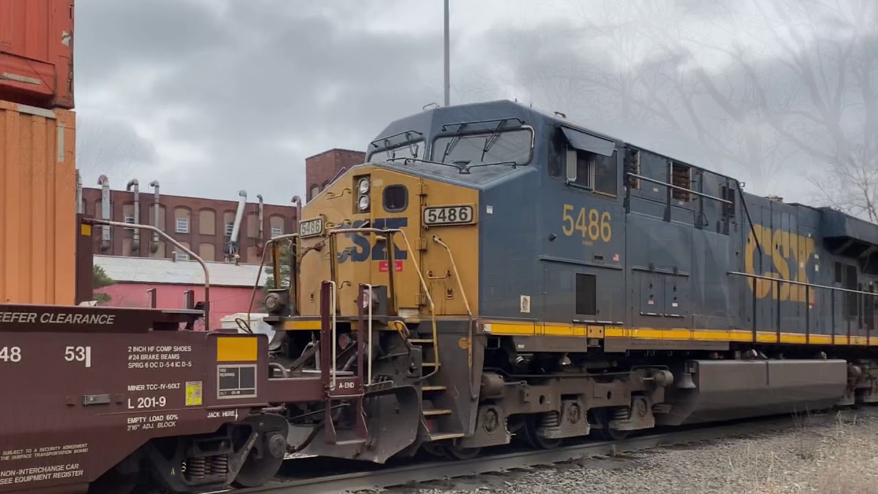 CSX 414 & 5486 Lead Eastbound Manifest Q348 at Chestnut Street - YouTube