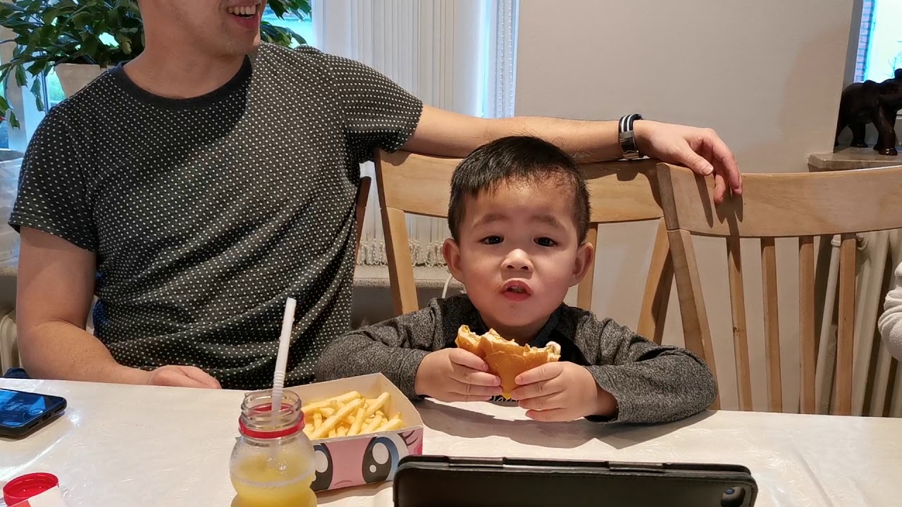 Hoang Nam di boi ve doi bung qua - YouTube