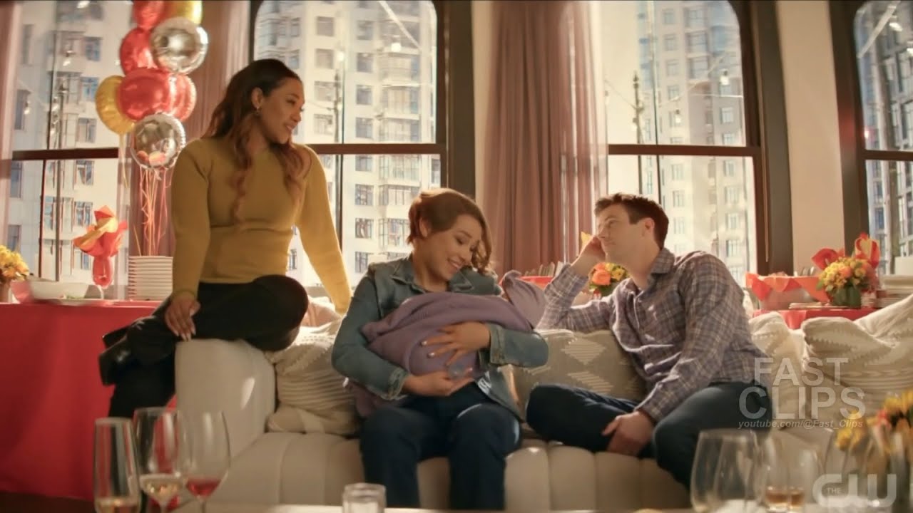 The Flash 9x13 Final Moments Future Nora hold Baby Nora and Team Flash ...
