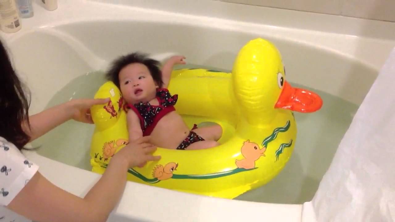 2 sept 2012- Irene 1st swim lesson - YouTube