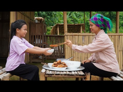 The simple, happy life of a single mother and her young daughter