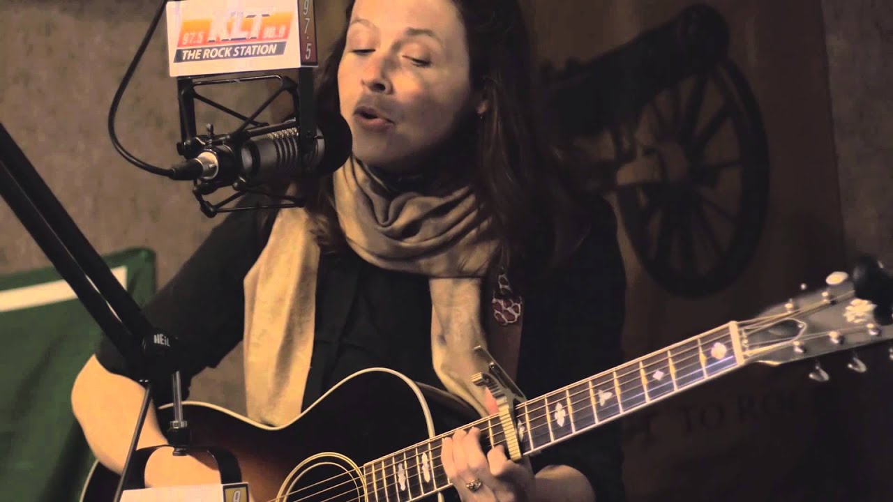 May Erlewine on WKLT Radio - YouTube
