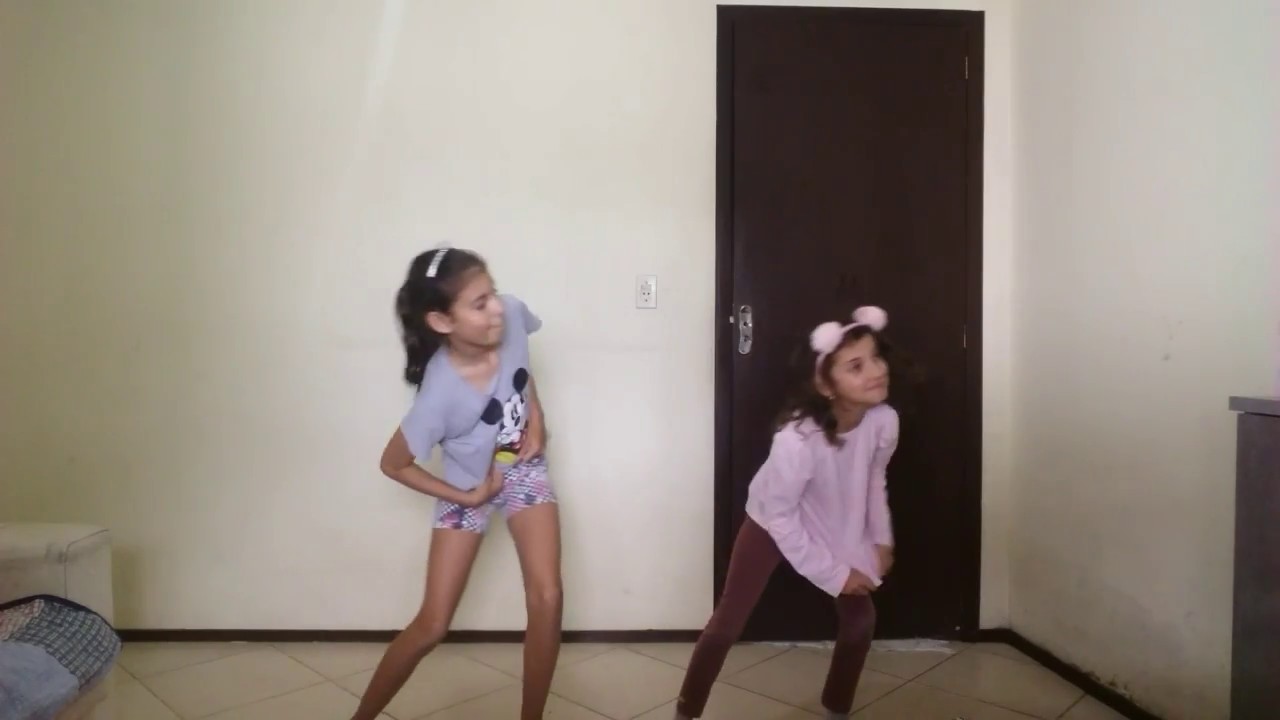 Dançando a nossa música da aula de dança uptonw funk - YouTube