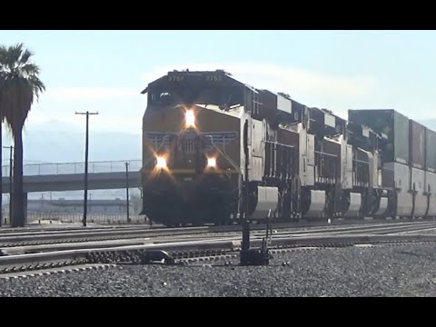 UP 2752 Westbound Intermodal - YouTube