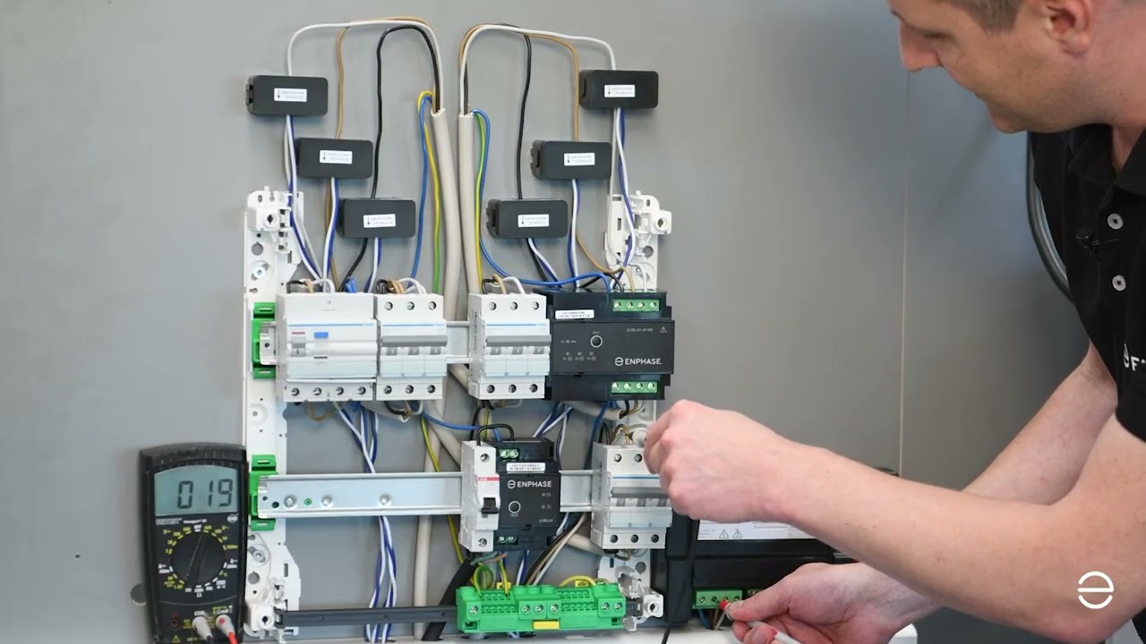 DE | Einführung in Enphase | Alle Phasen auf richtigen Einbau ...