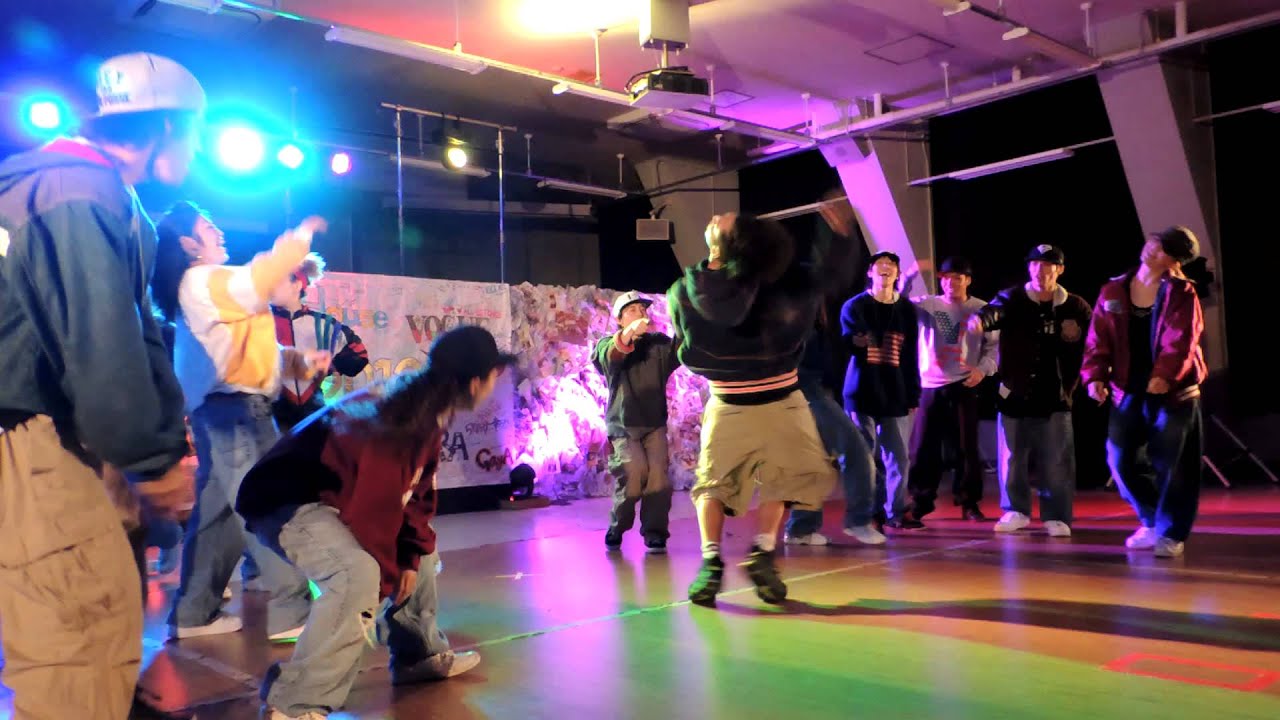 Dance crew es 三田祭 -est 2012 【ksk曲＜Hiphop＞ -11月23日 教室公演-】 - YouTube