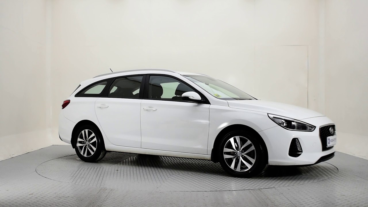 Hyundai i30 Deluxe Tourer White - YouTube