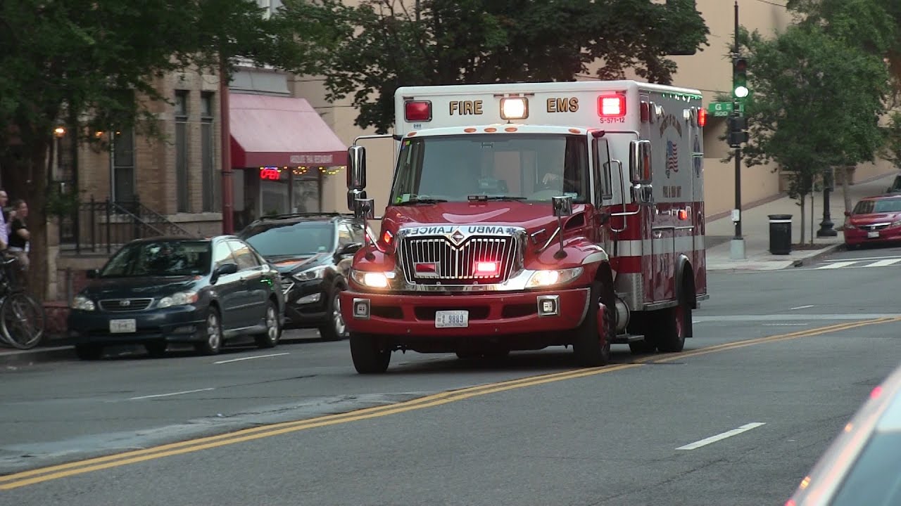 [Bullhorn] Ambulance 29 responding code 3 - DCFD - YouTube