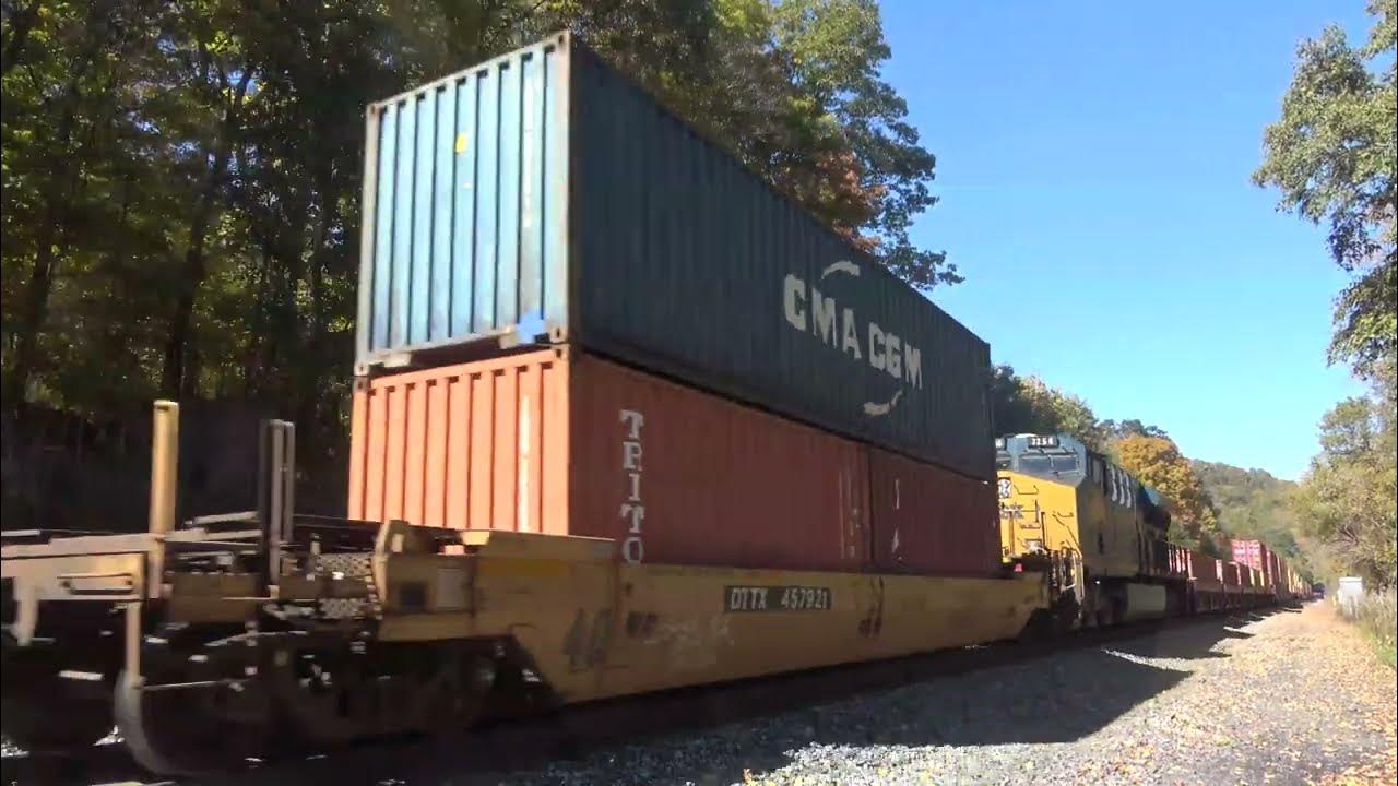 Eastbound intermodal w/DPU - YouTube