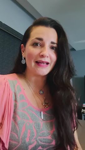 Clémence Michallon - The quiet tenant - YouTube