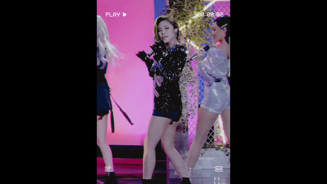 Wheein // Perfect body with a perfect smile (FMV) - YouTube