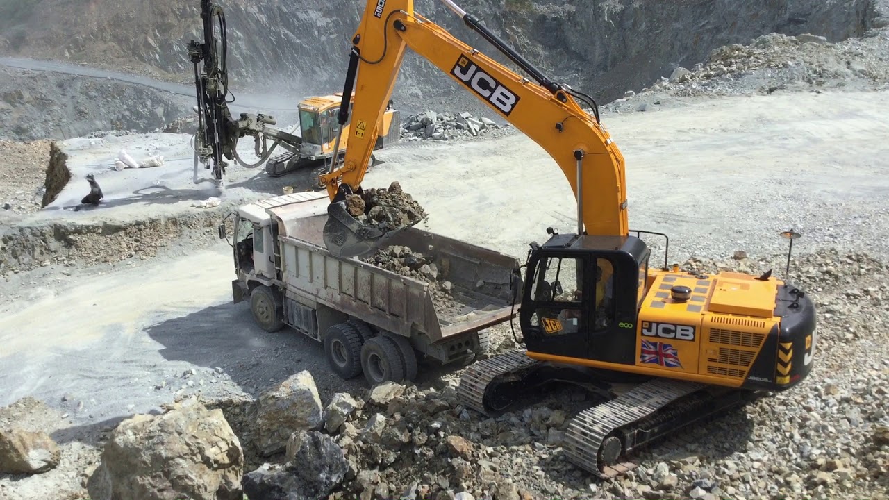 JCB JS205LC Cambodia - YouTube