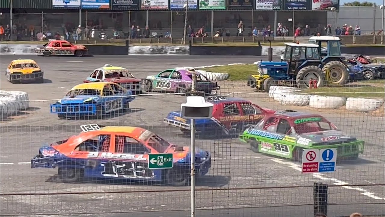 2L Saloons highlights - crashes & spins: Skegness Raceway 29/5/23 - YouTube