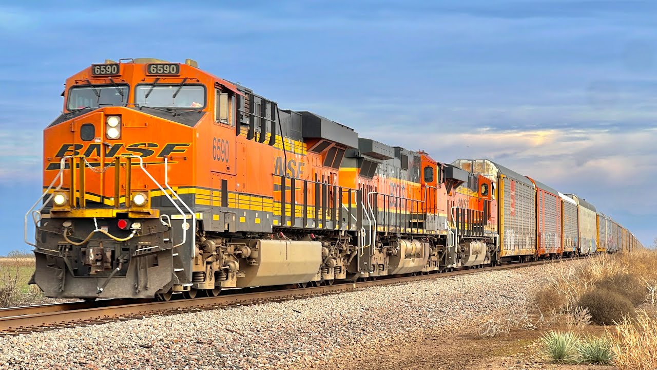 BNSF 6590 Leads +H-ALTAMS1 through Quanah, TX! 12-23-24 - YouTube
