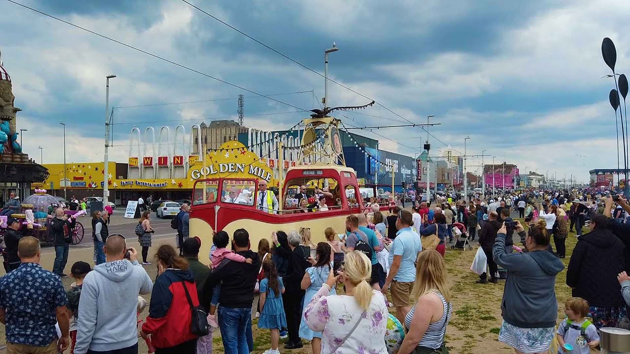 Blackpool Heritage Tram Parade Jubilee Weekend 2022 - YouTube