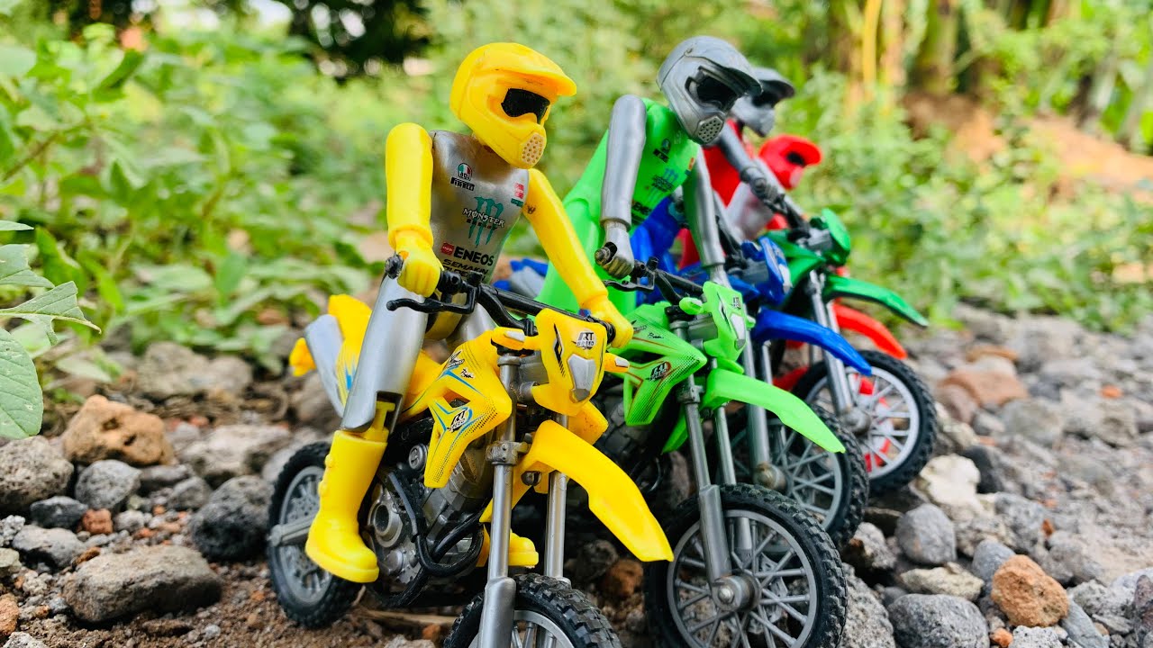 Dirt Bike Finger | Riding Kawasaki KX 450F Motor Trail | Motocross ...