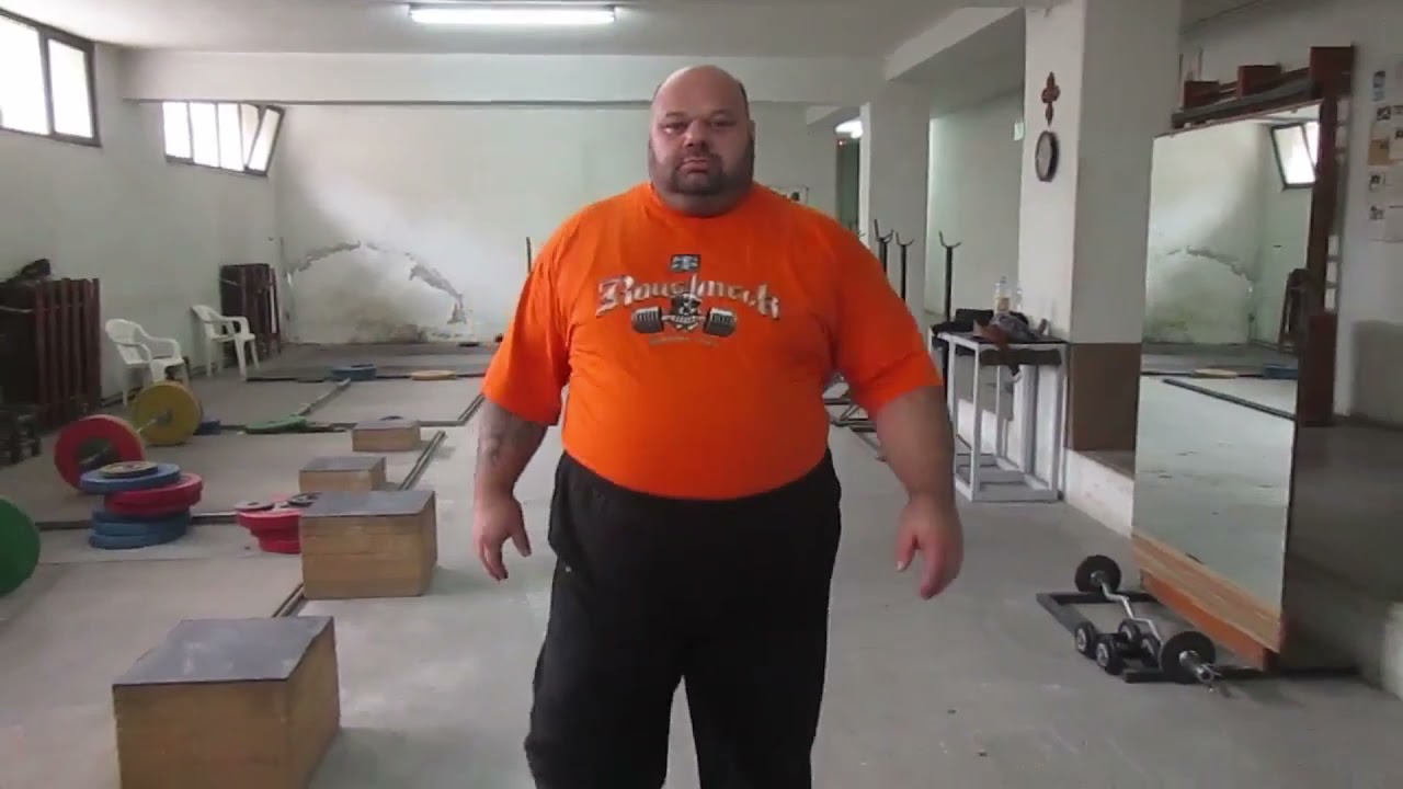 Kyriakos "Grizzly" wide walk - YouTube
