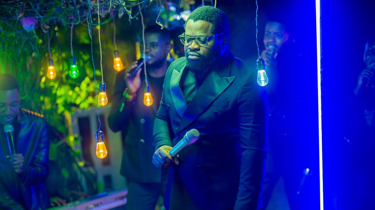 Fr Emmanuel Musongo dans règne+niye mwamba ni Salama compilation ...