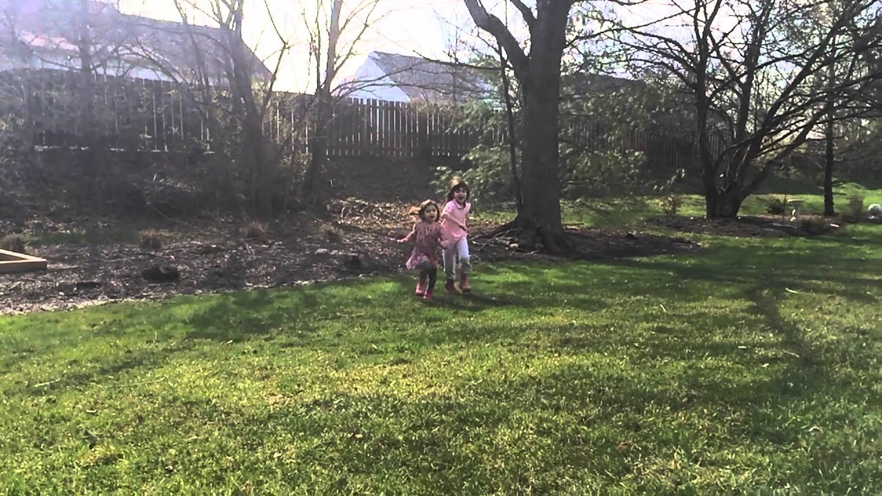 Girls running in the slow-mo - YouTube