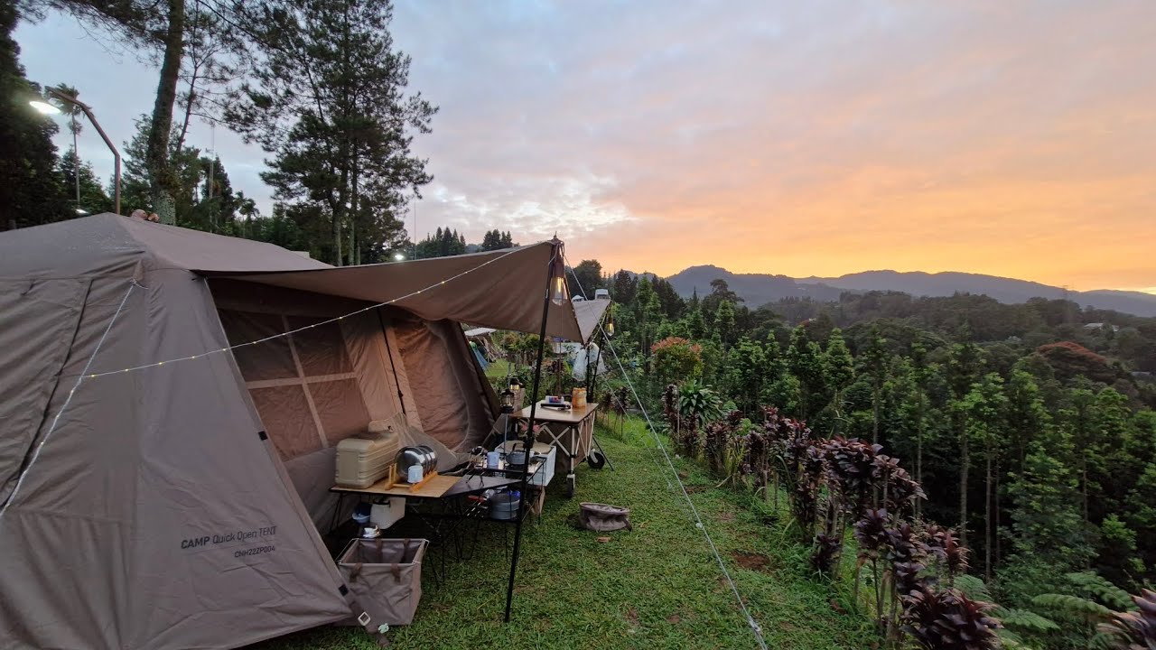 Pesona Bukit Damar, Megamendung | Camping Hujan Deras | Naturehike ...