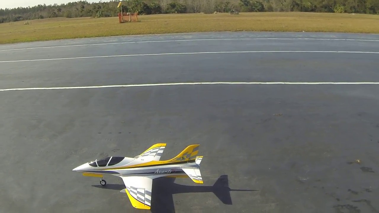 Freewing Avanti S - 5 minute flight with touch and gos - YouTube