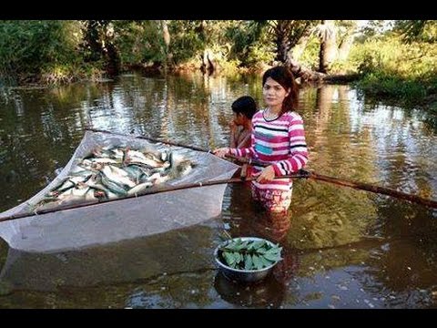 Amazing Beautiful girl Fishing - Beautiful Girls Fishing with Net - Cambodia Traditional Fishing