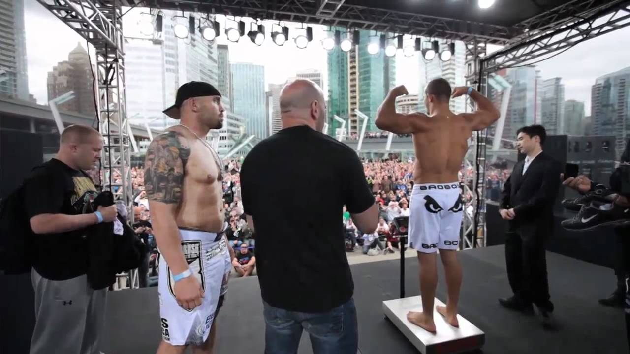 UFC 131 Weigh In Highlight: Dos Santos vs Carwin - YouTube
