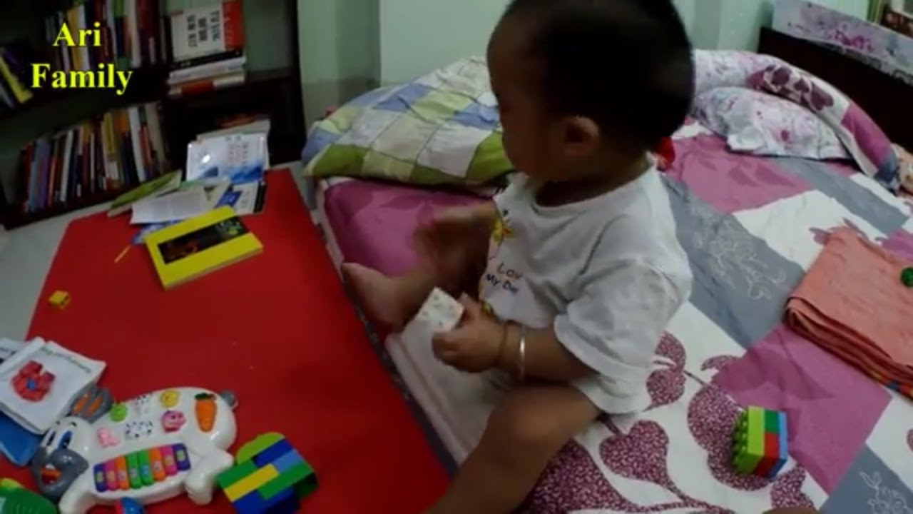 Ari baby funny with daddy and play lego toys 12 months - YouTube