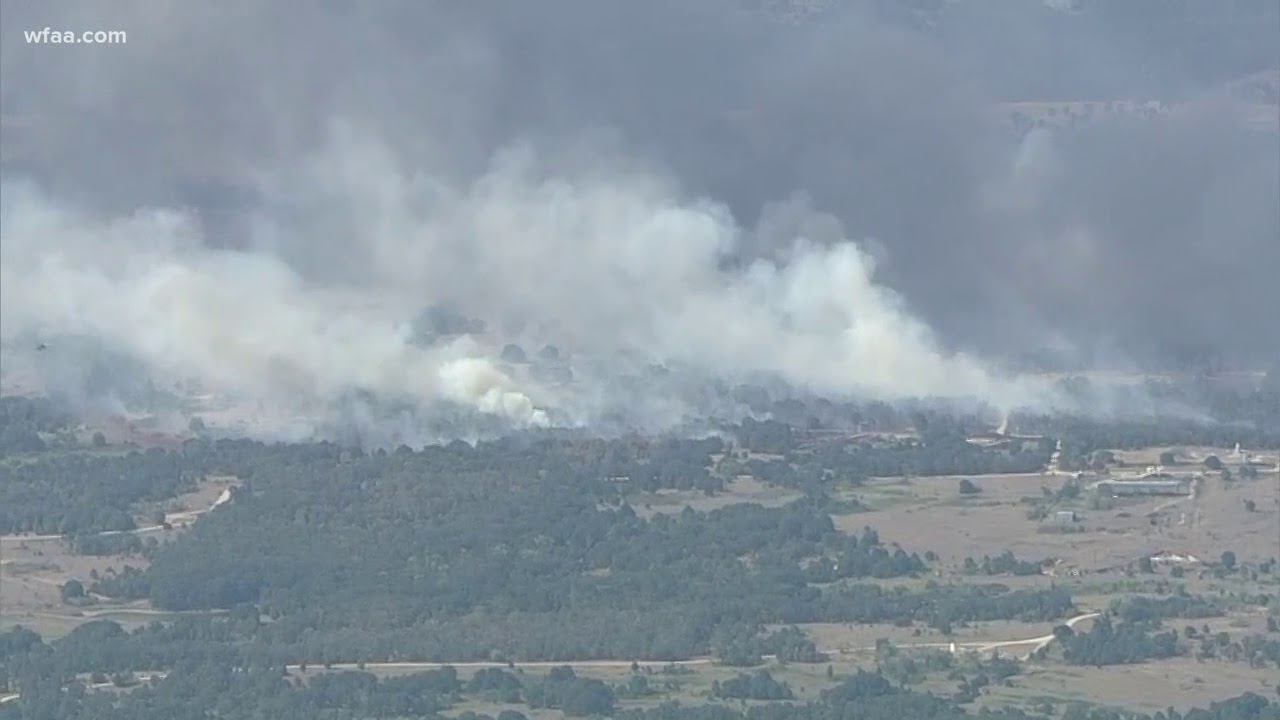 Brush fire burning in Wise County - YouTube