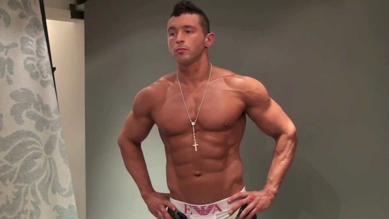 POSING PRACTICE WITH BUFF MUSCLE MODEL JAMES ALEXANDER-ELLIS - YouTube
