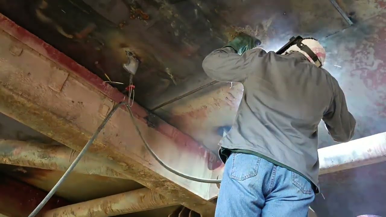 weld overhead (MIG) - YouTube