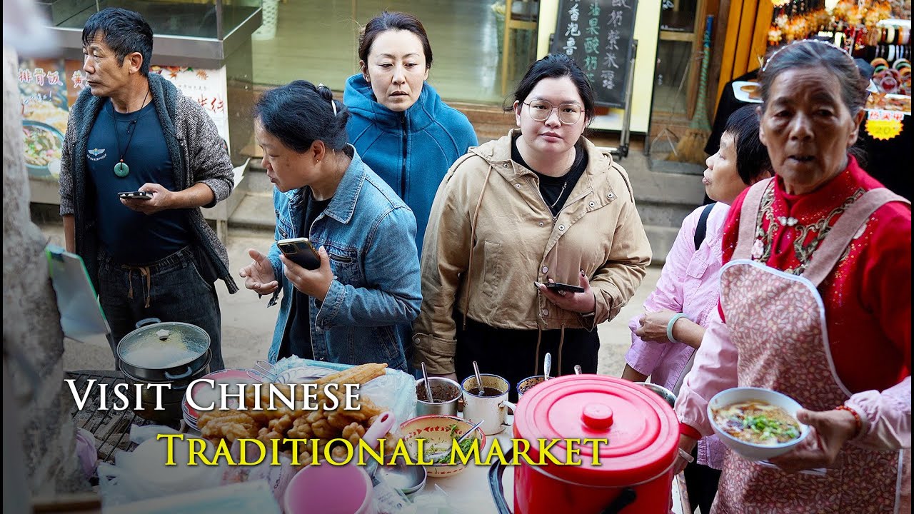 Visit Chinese traditional market in Heshun Ancient Town Yunnan province ...