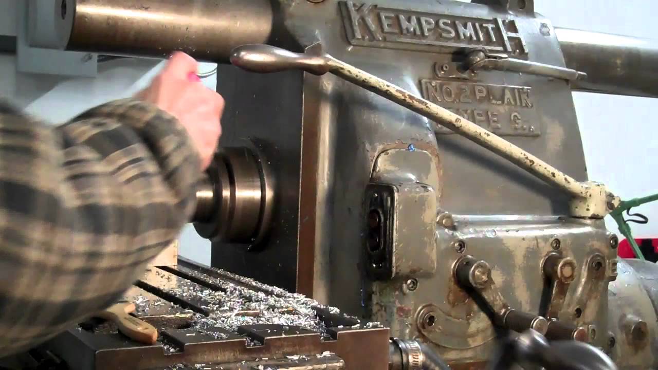 Kempsmith Horizontal Milling Machine - using a shell mill - YouTube